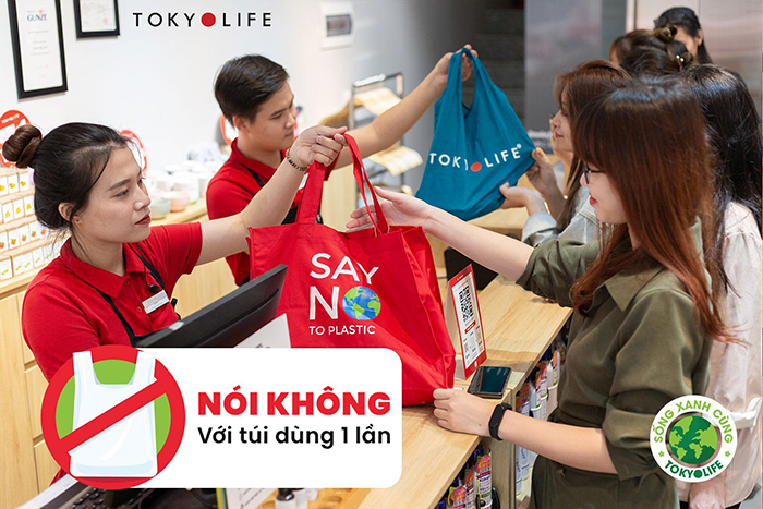 Khách hàng TokyoLife đã quen không dùng túi nilon